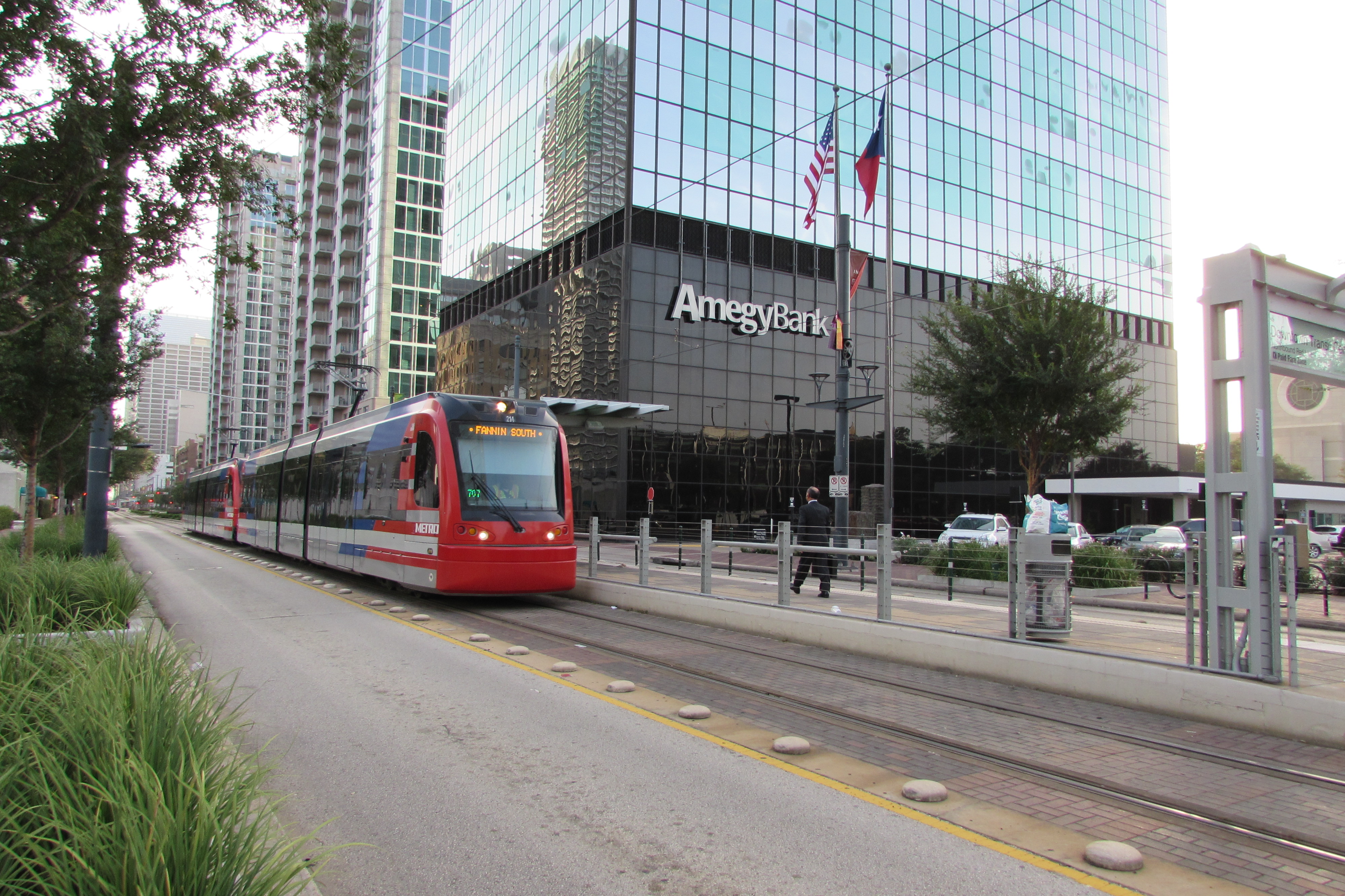 As Things Get More Crowded on The Freeways, Houston Commuters Are Urged ...