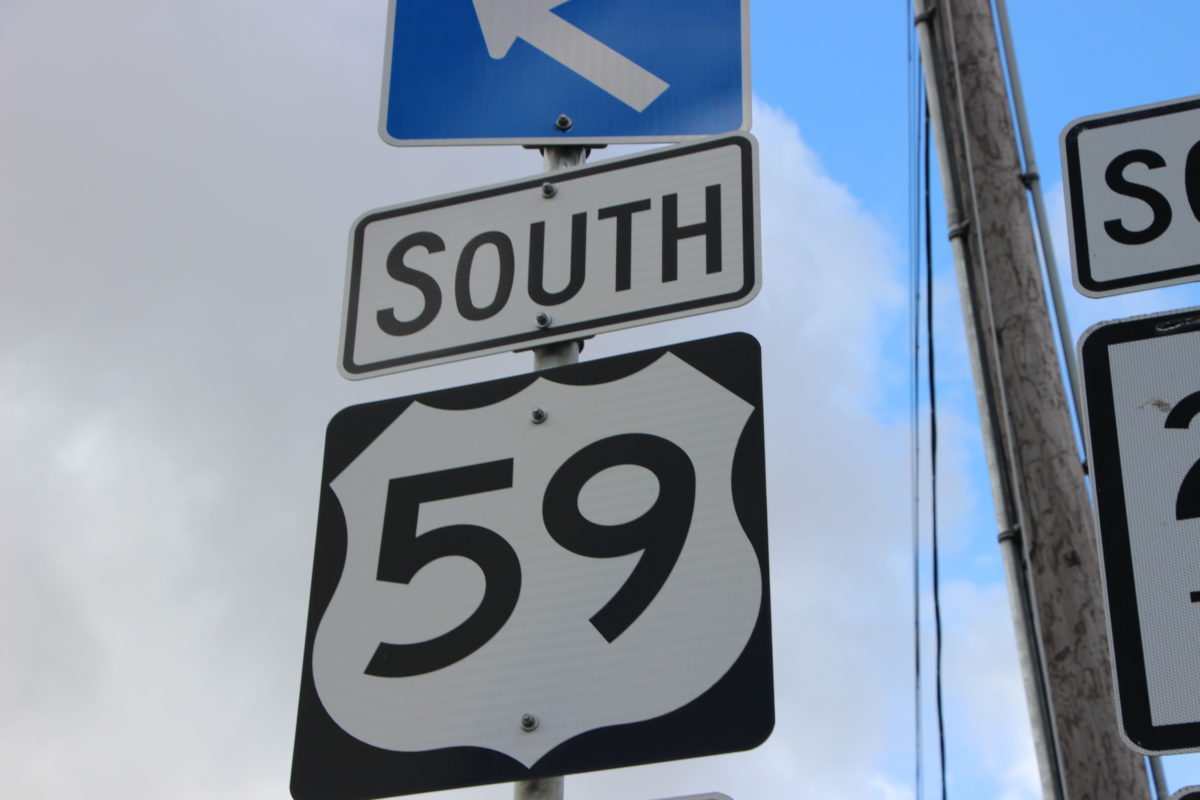Man dies after dancing atop 18-wheeler, colliding with bridge on ...