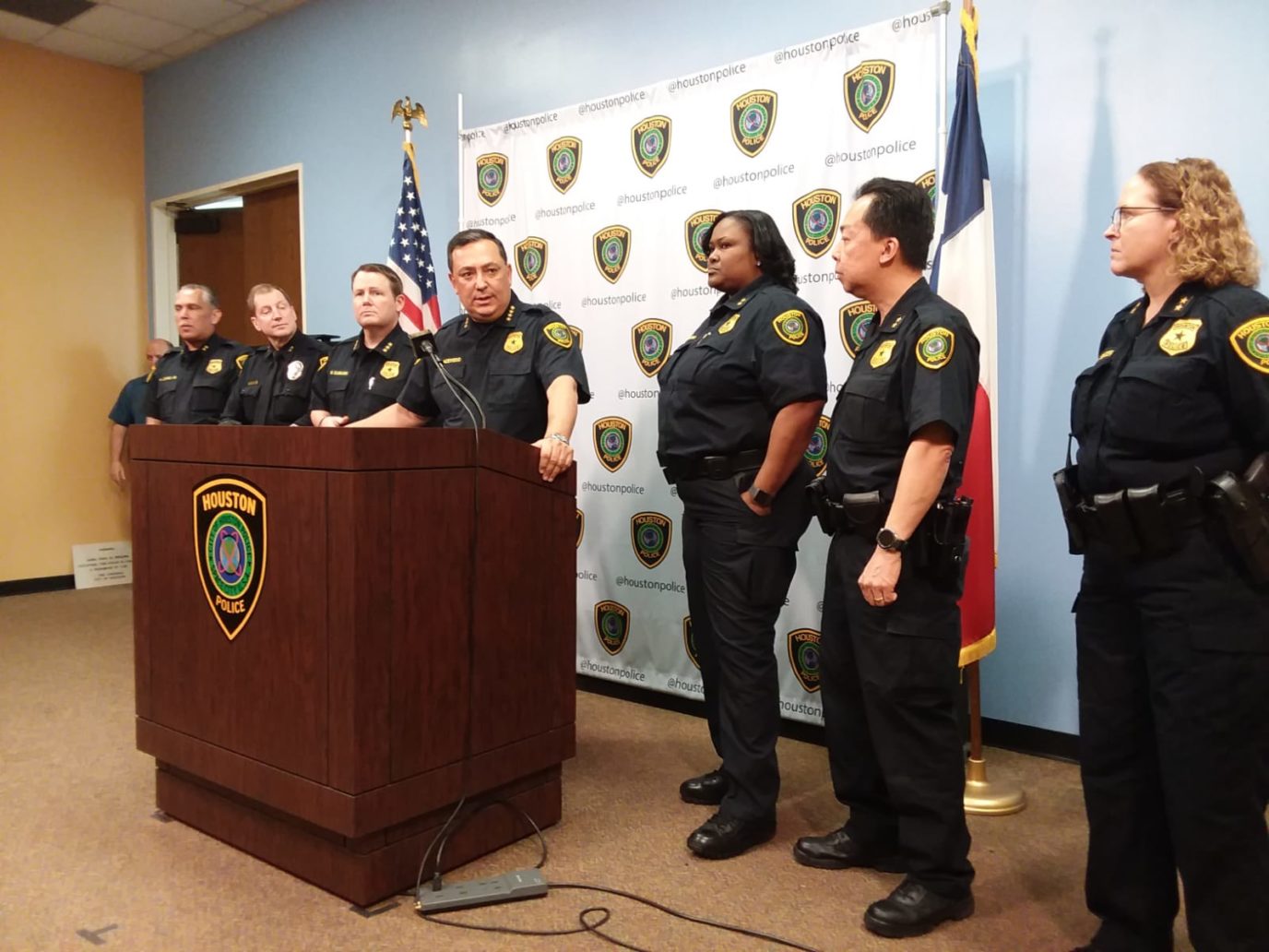 Houston Cop Who Led A Deadly Drug Raid May Have Lied About Informant ...