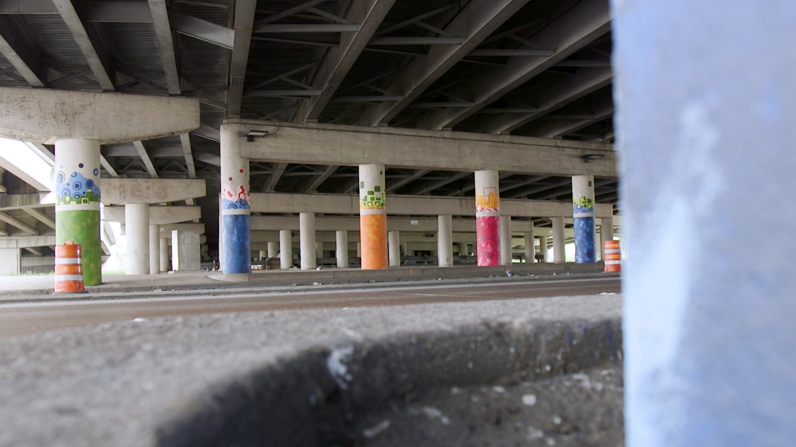 WATCH: GONZO Transforms I-45 Underpass With Colorful Mural – Houston ...