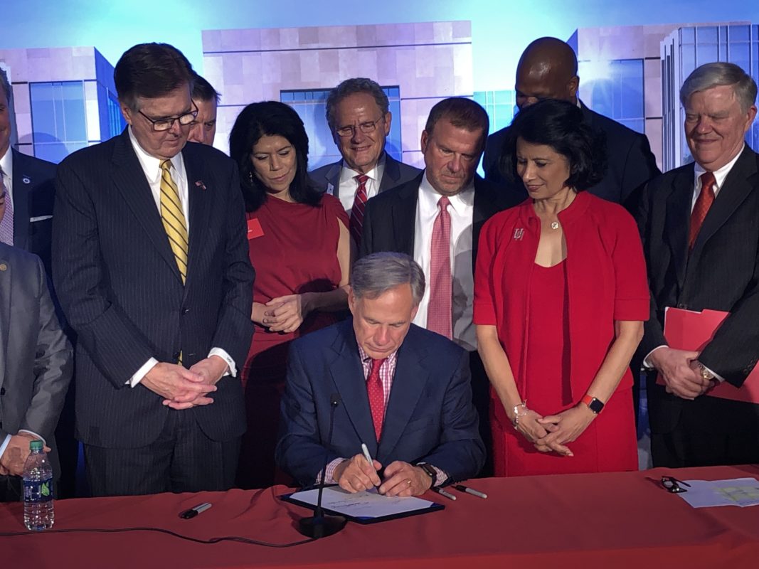 Gov. Abbott Marks Creation Of UH College Of Medicine – Houston Public Media