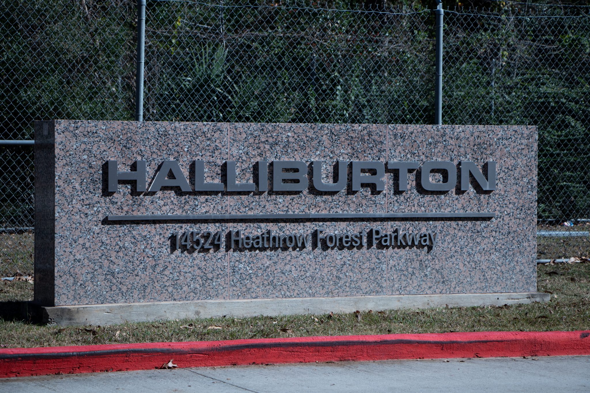 Halliburton To Furlough 3,500 Houston Workers As Oil Prices Sink ...