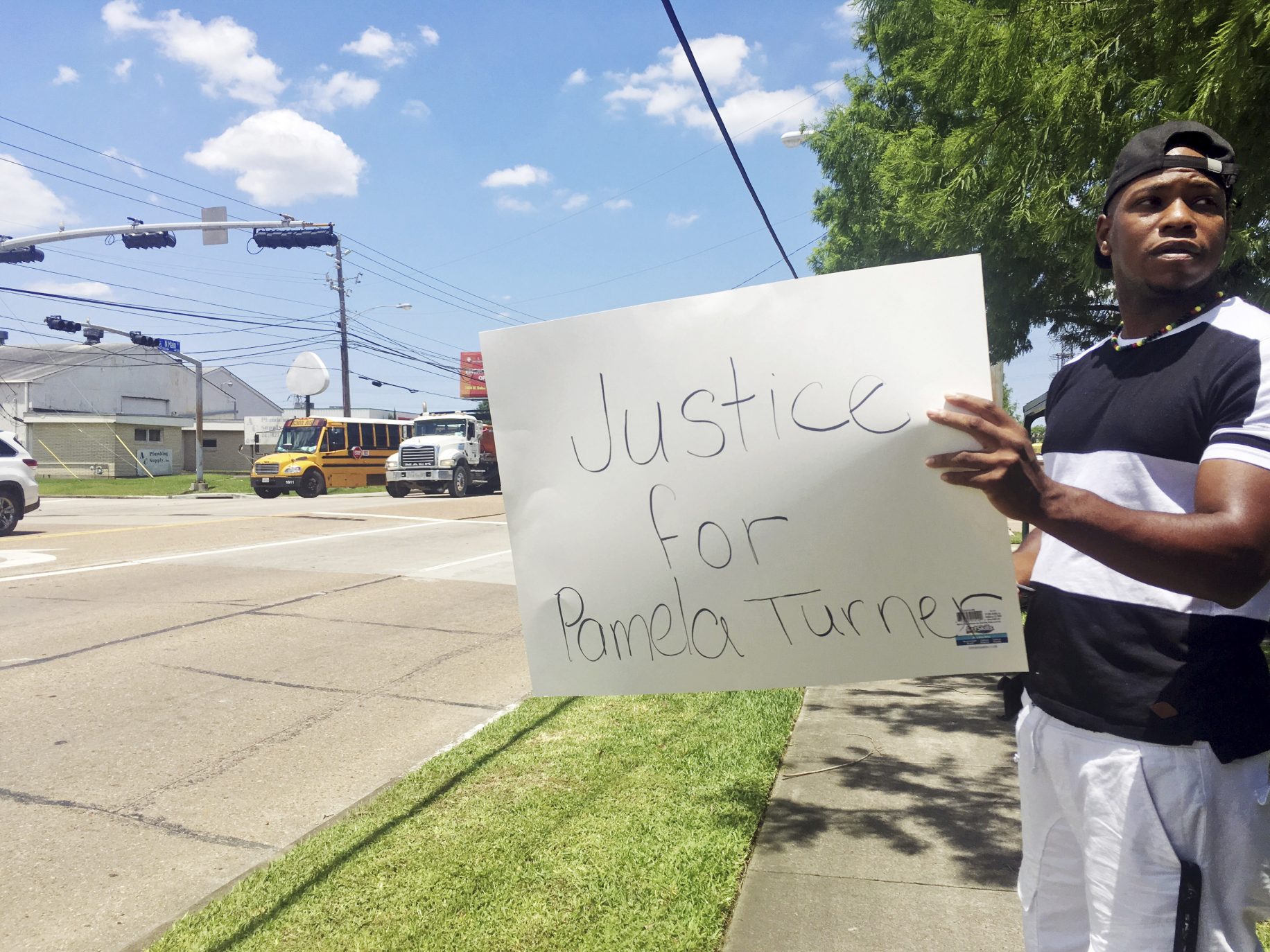 Baytown Police Officer Indicted In 2019 Shooting Death Of Pamela Turner ...