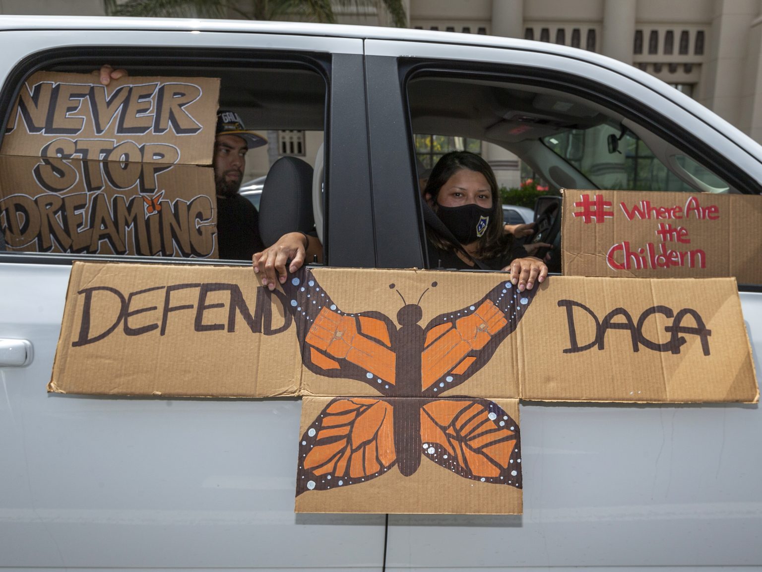 DACA remains intact as appeals court sends case challenging its ...