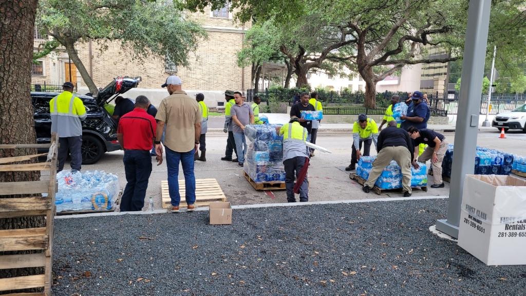 Houston donates water to Jackson, MS amid its water crisis – Houston ...