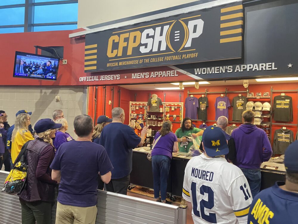 Live coverage: Big fourth quarter powers Michigan to national title in ...