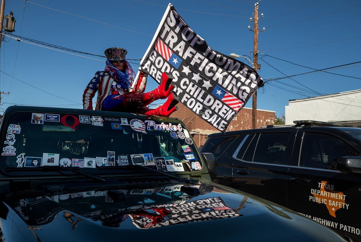 Gov. Greg Abbott defends migrant tactics in Eagle Pass amid escalating ...
