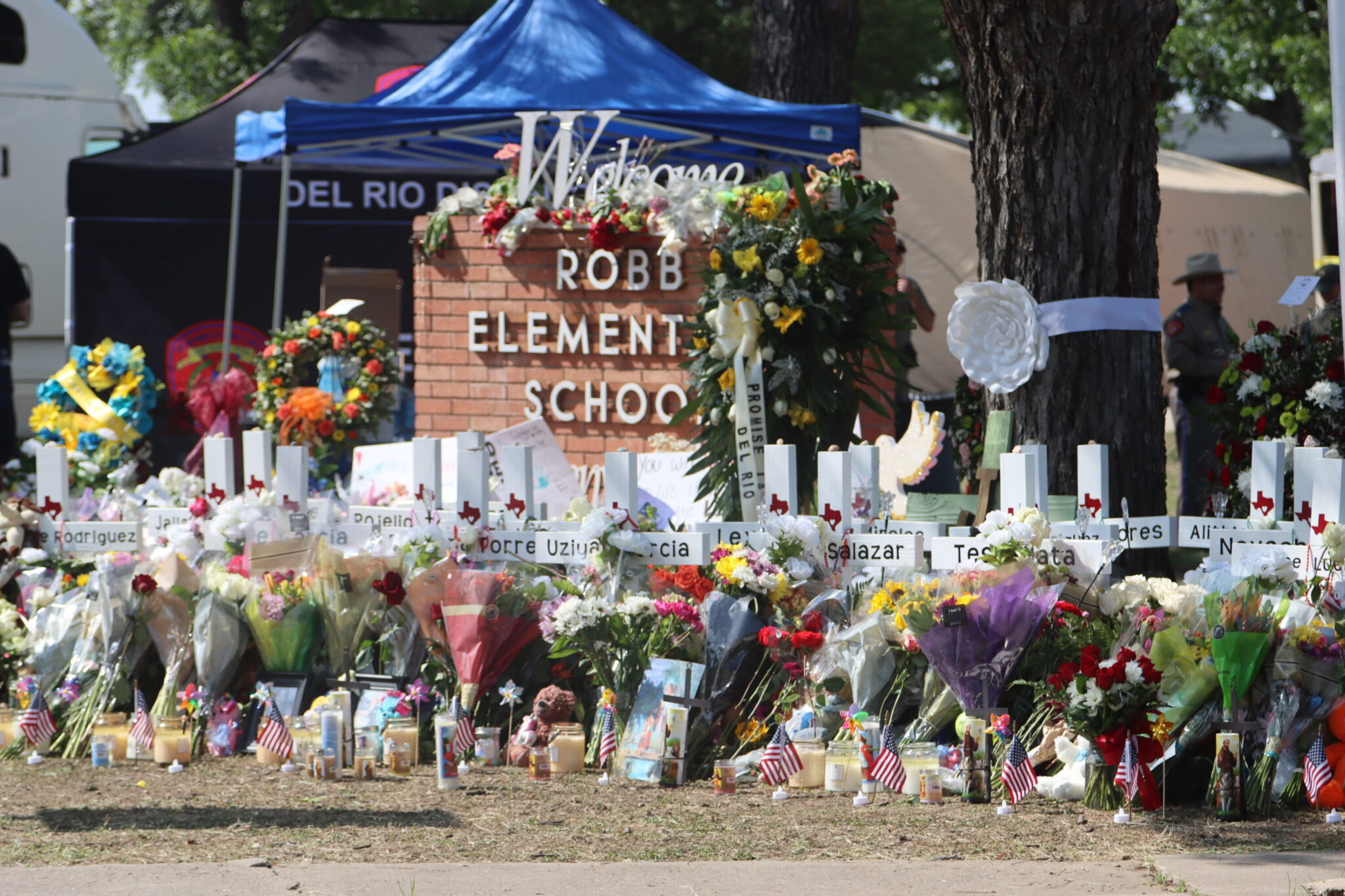 Uvalde teacher who survived class shooting testifies he saw ‘black ...