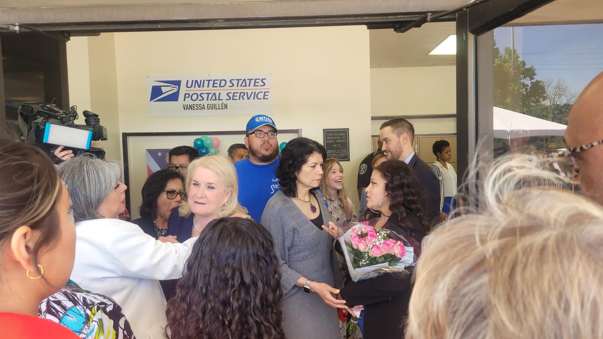 U.S. Post Office in southeast Houston re-named in honor of Vanessa ...