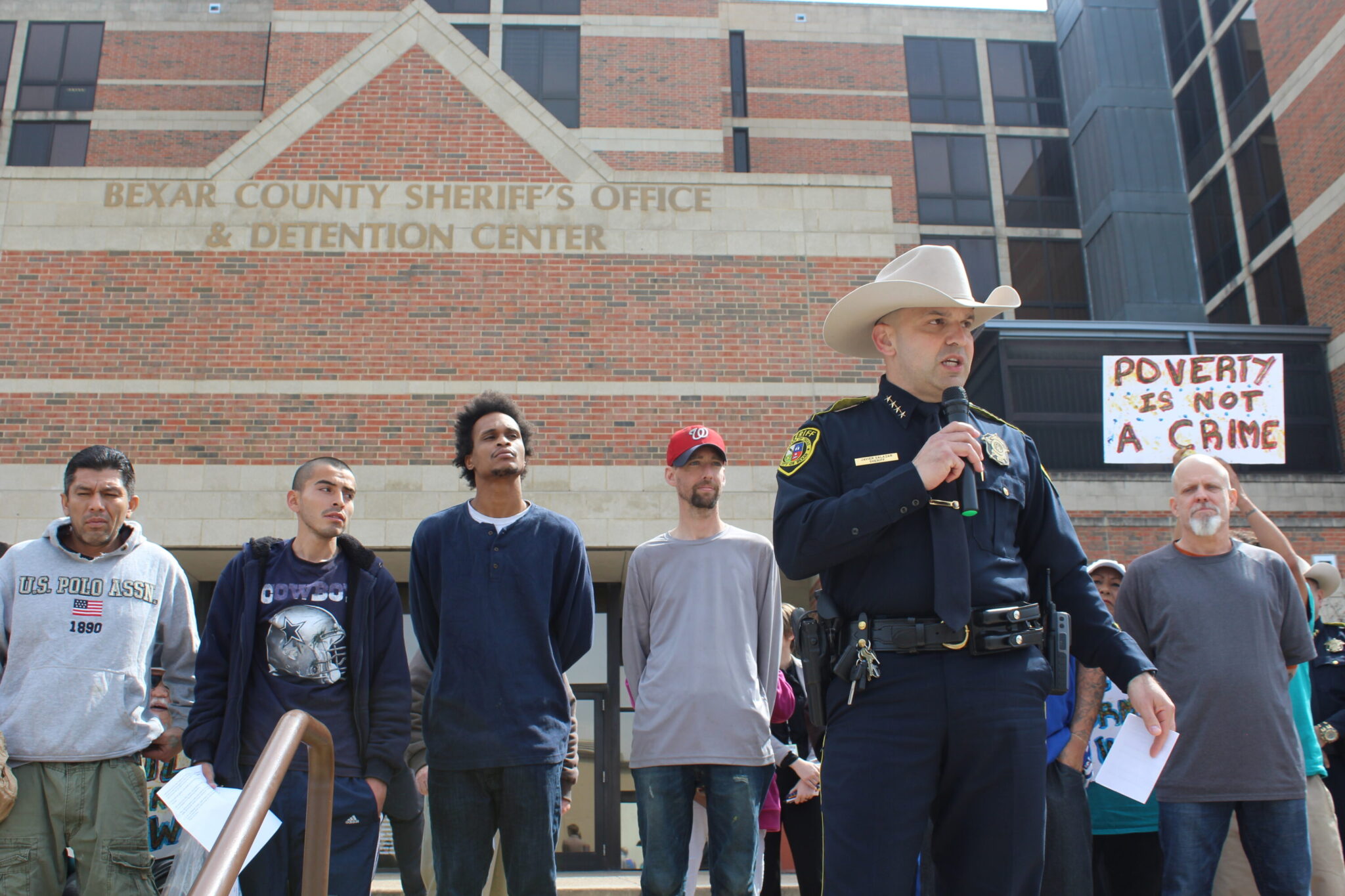 Texas jails have an overcrowding issue. Is the state making it worse by ...