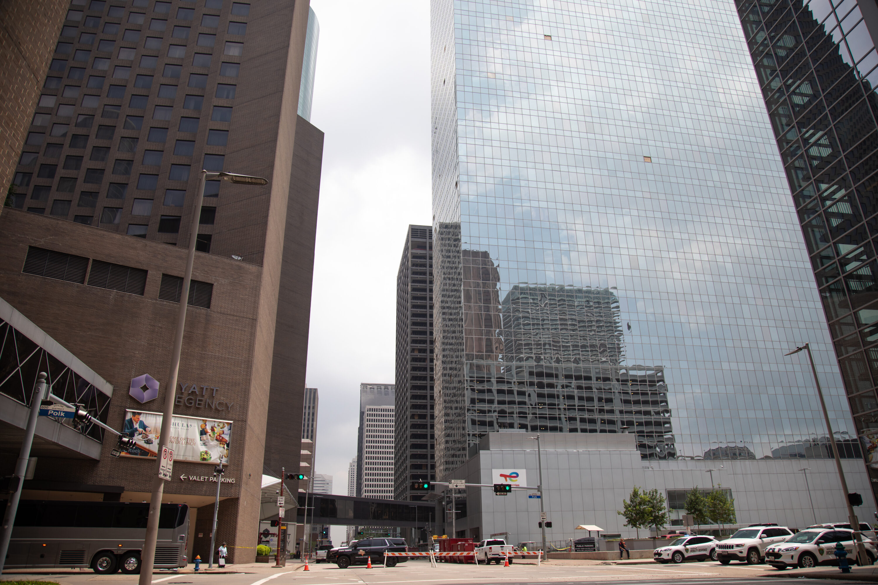 Downtown Houston skyscraper window repairs continue after deadly ...