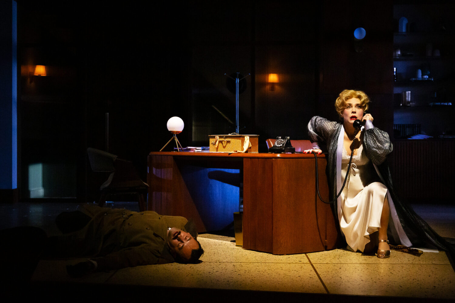 On stage or screen, one story still “dials” up suspense for Houstonians ...