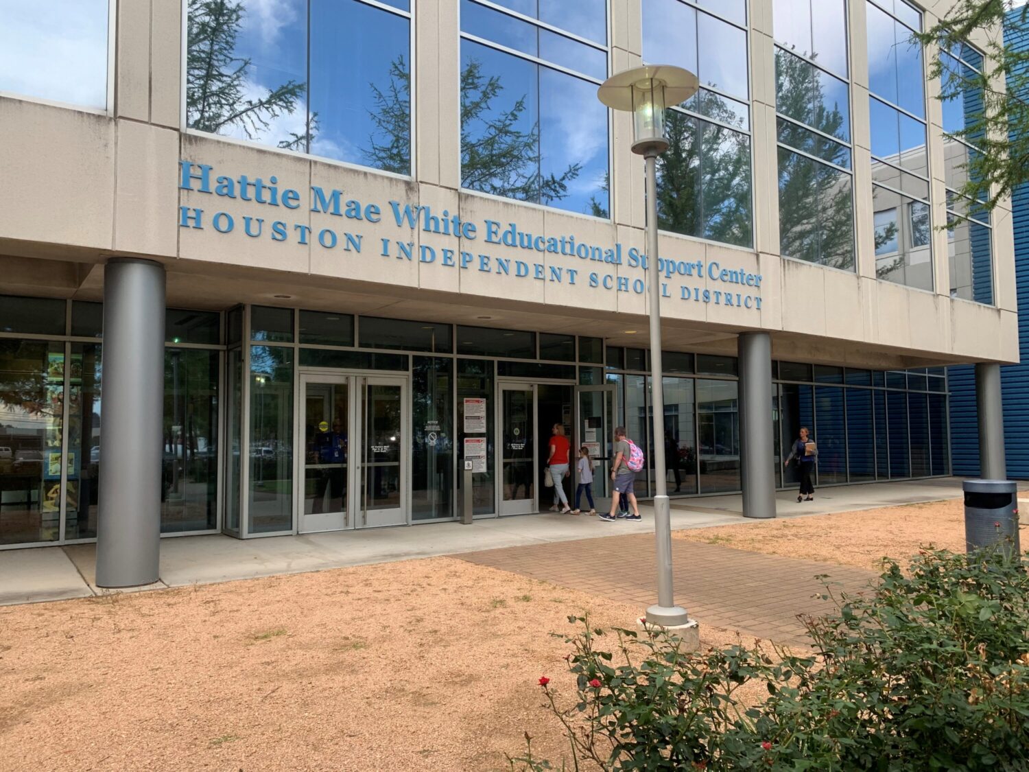 Houston Isd To Make Payroll Deductions For Thousands Of Teachers After