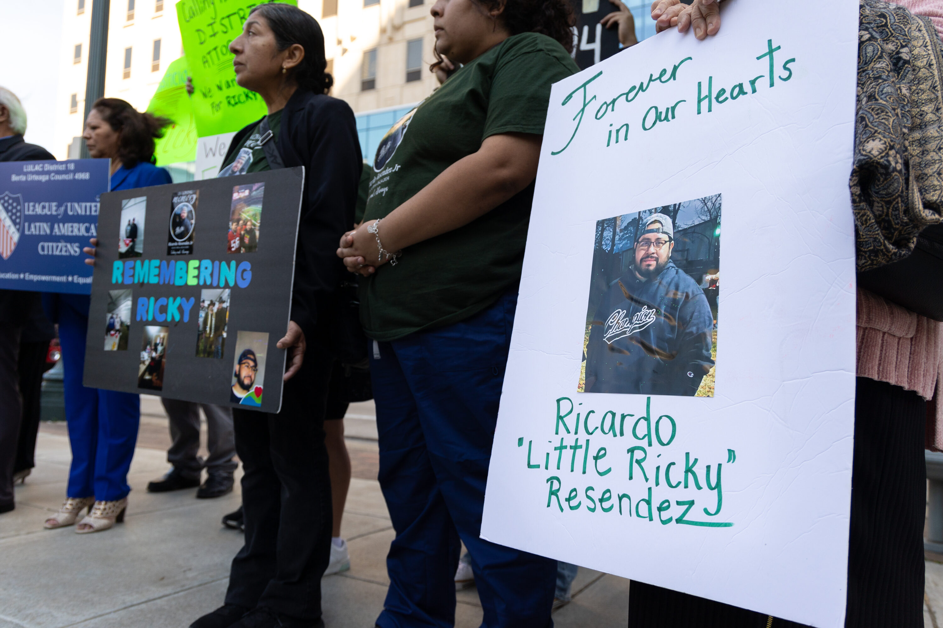 Family of crash victim demands charges be filed against ex-deputy in ...