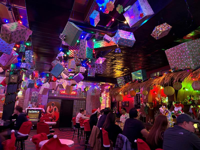 14 holiday bars in the Houston area – Houston Public Media