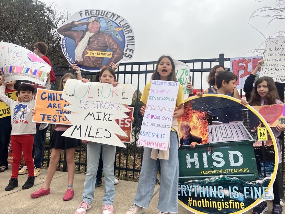 Houston ISD parents protest Mike Miles as thousands pull kids out of ...