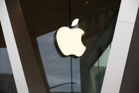 Apple AI server manufacturing facility in Houston to create thousands ...