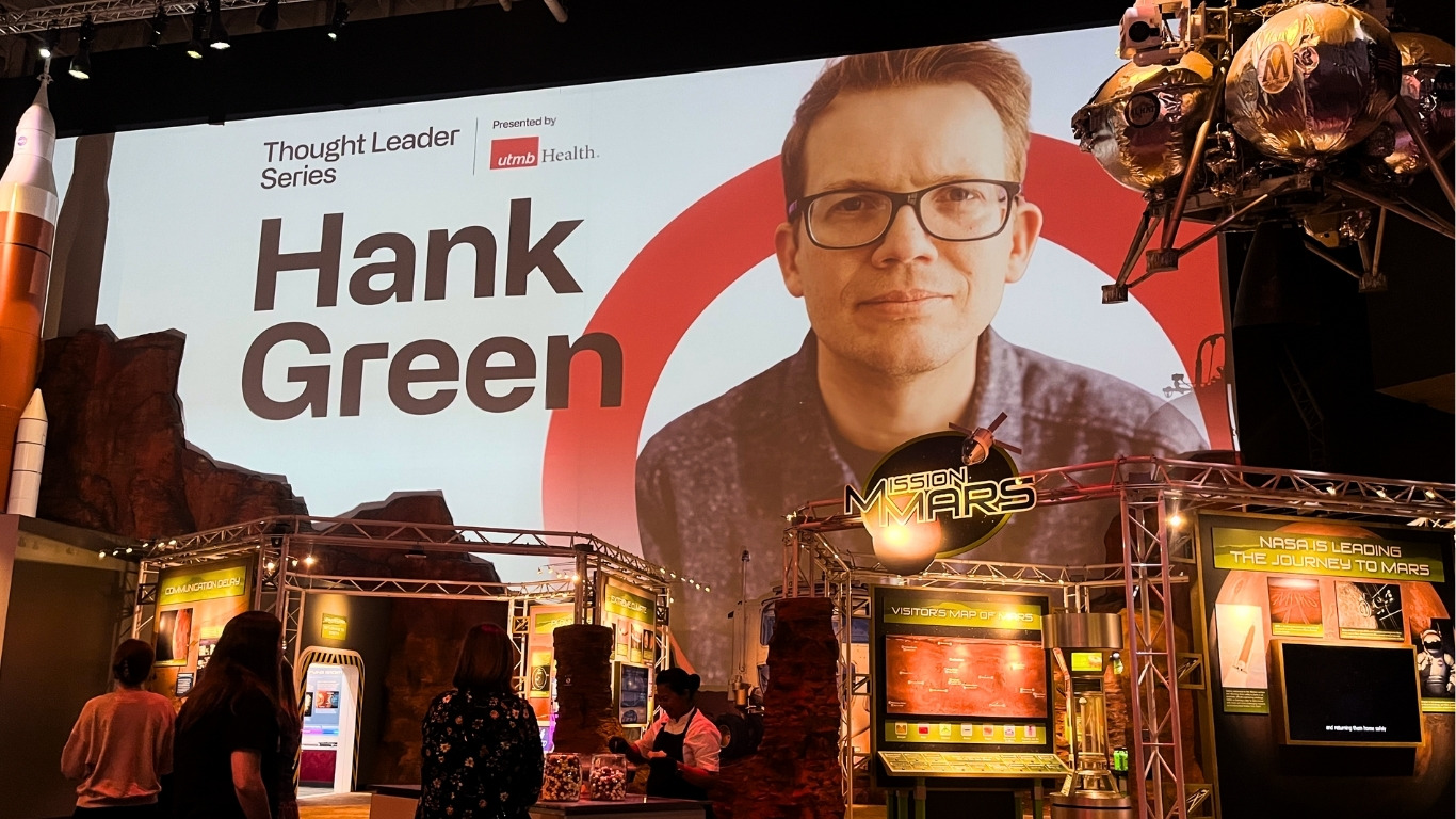 Hank Green brings science and humor to Space Center Houston’s ‘Thought ...
