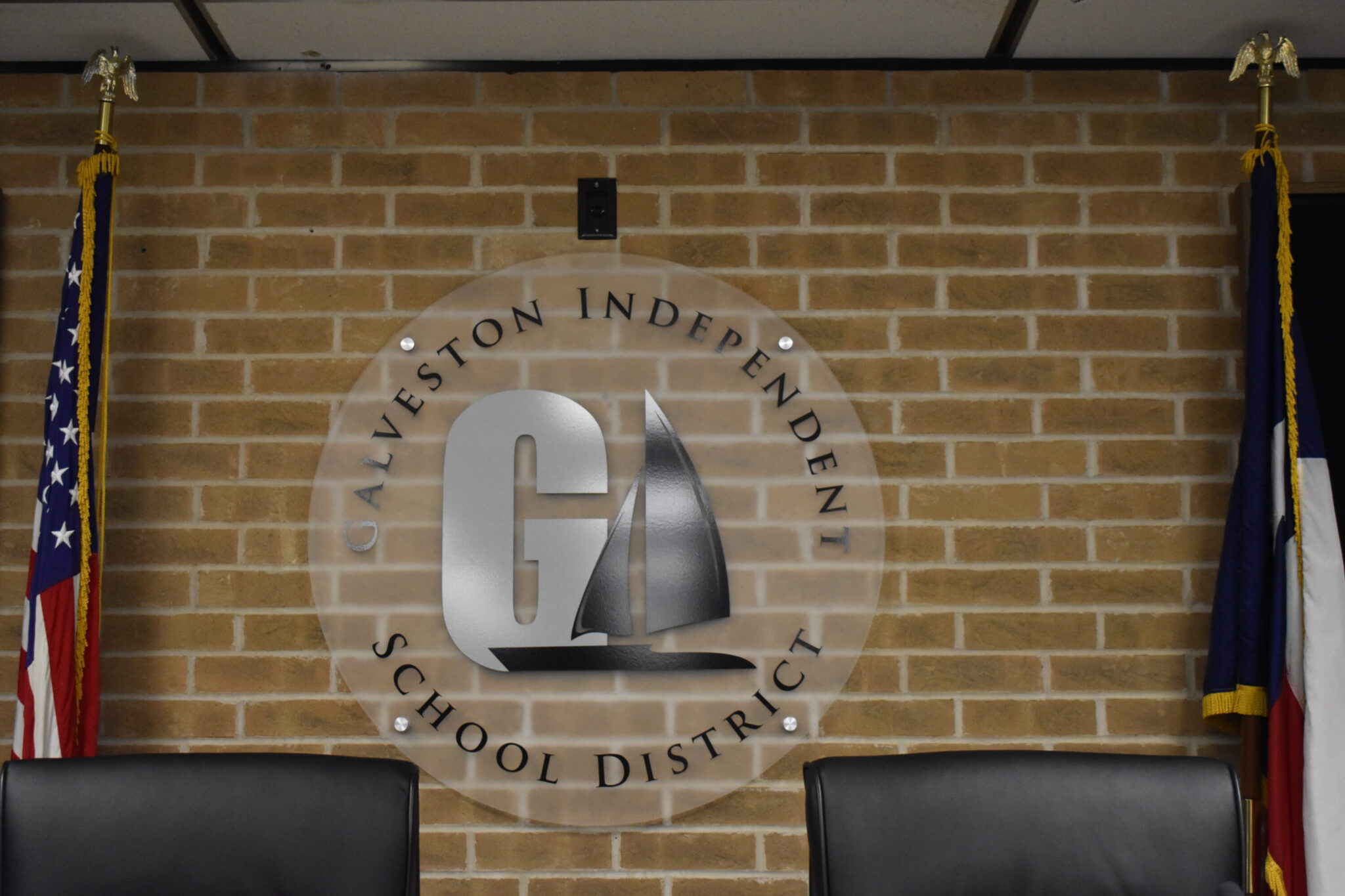 Galveston ISD stands by decision not to display Ten Commandments ...