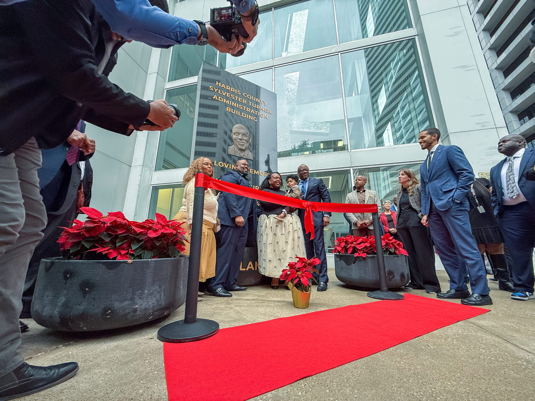 Historic downtown Houston building newly renamed in honor of Sylvester ...