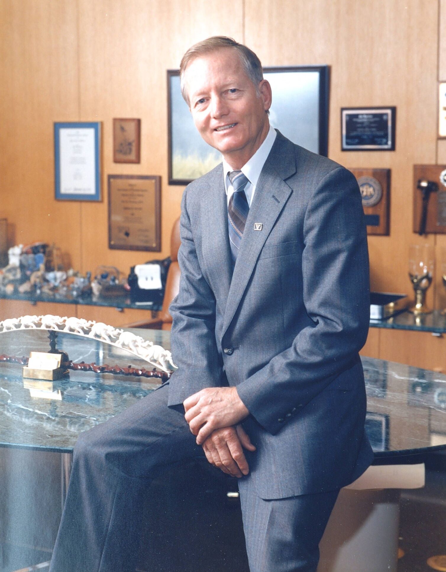 Jon Lindsay, the longest-serving Harris County judge, dies at 90 ...