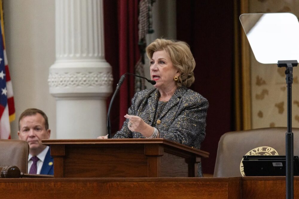 Under new postal service guidance, Texans shouldn’t wait to send voter ...