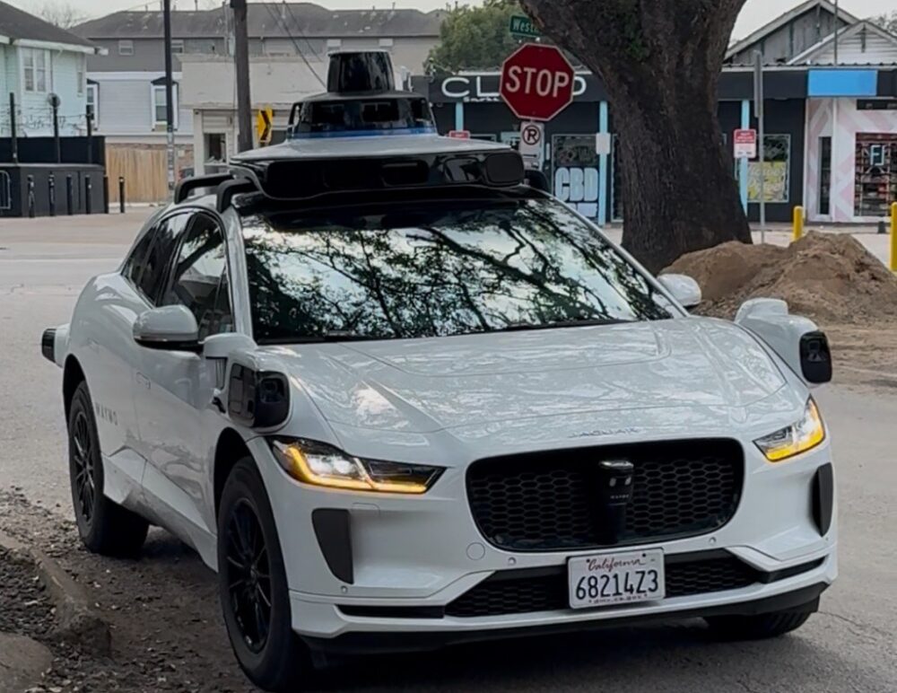 Waymo is officially giving rides to Houstonians in fully self-driving ...