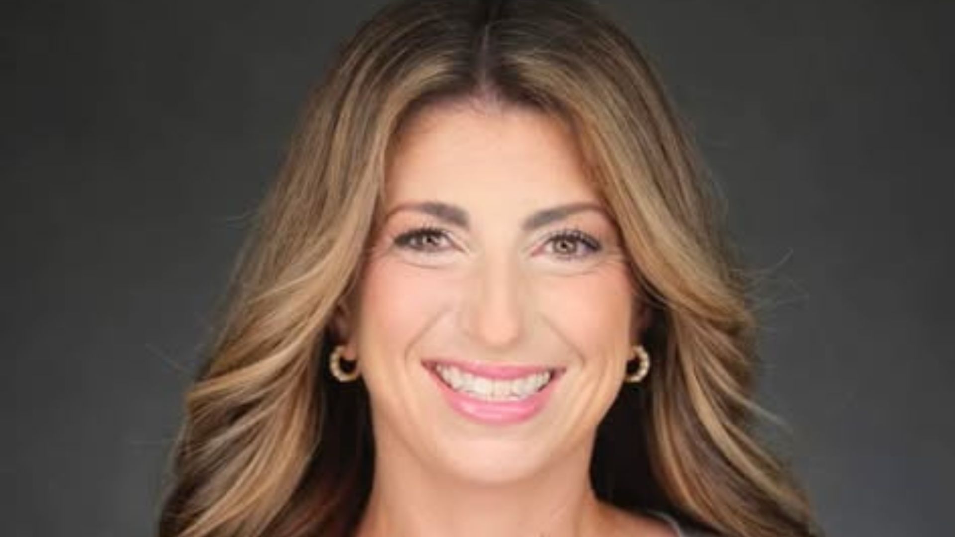 High-profile endorsements help Alex Mealer, Briscoe Cain lead crowded ...