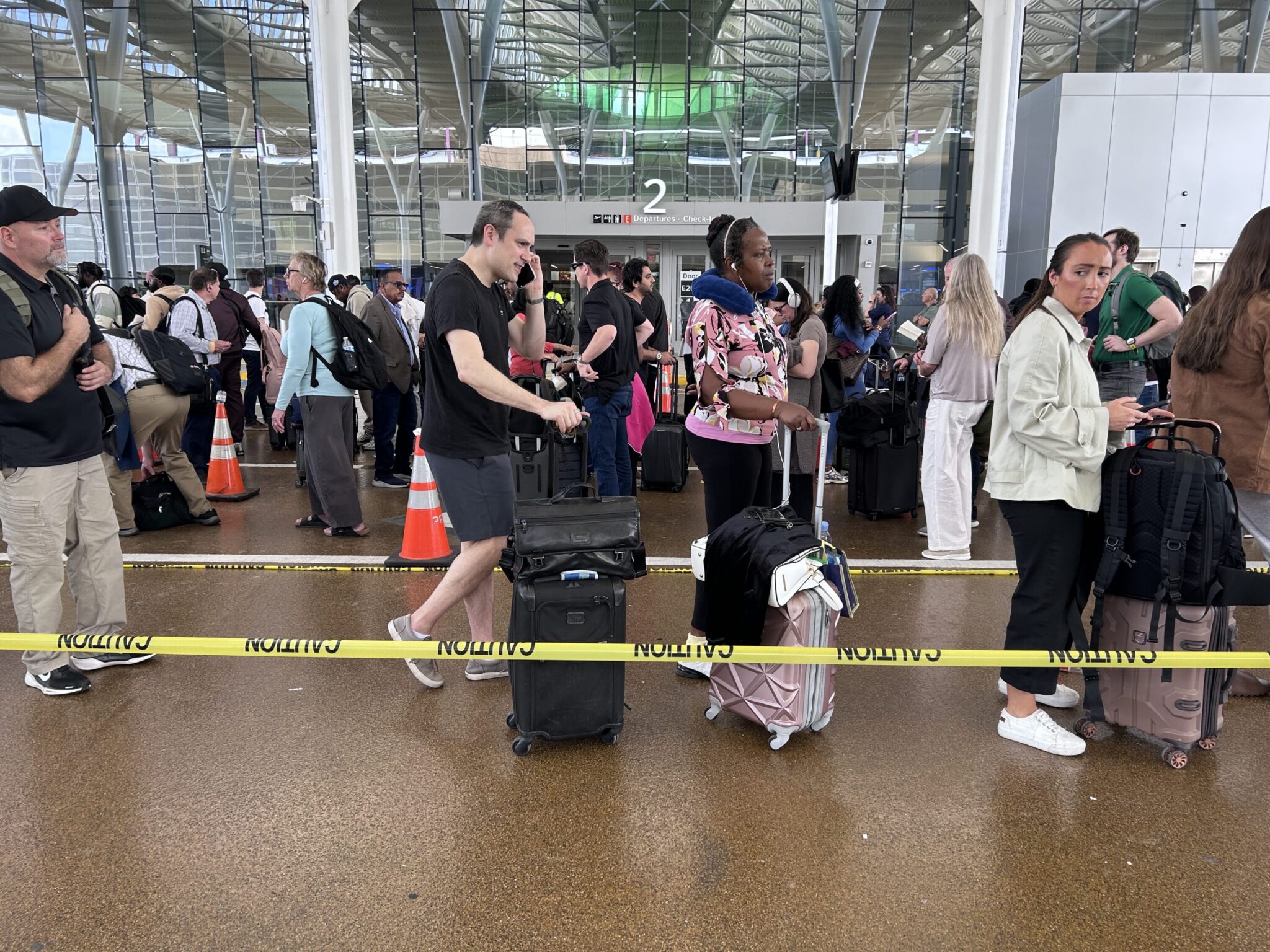 Why are airport security delays worse in Houston? – Houston Public Media