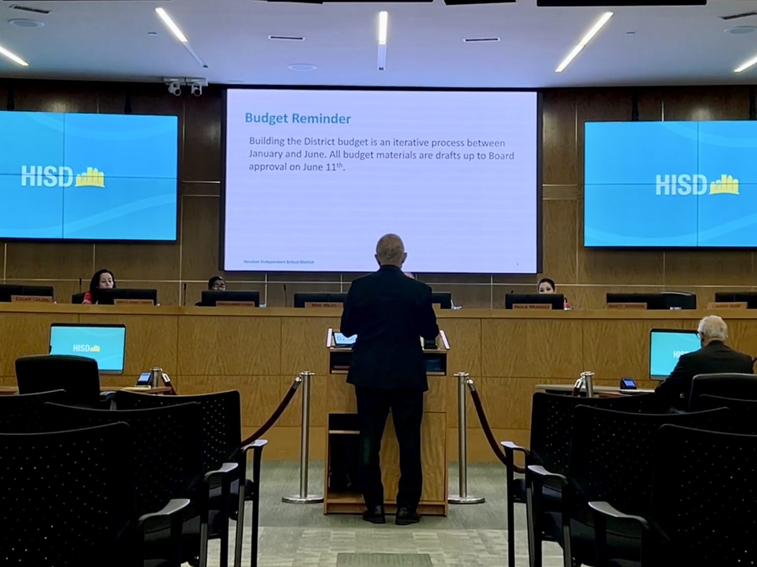 Mike Miles outlines spending priorities for HISD as he aims for a ...